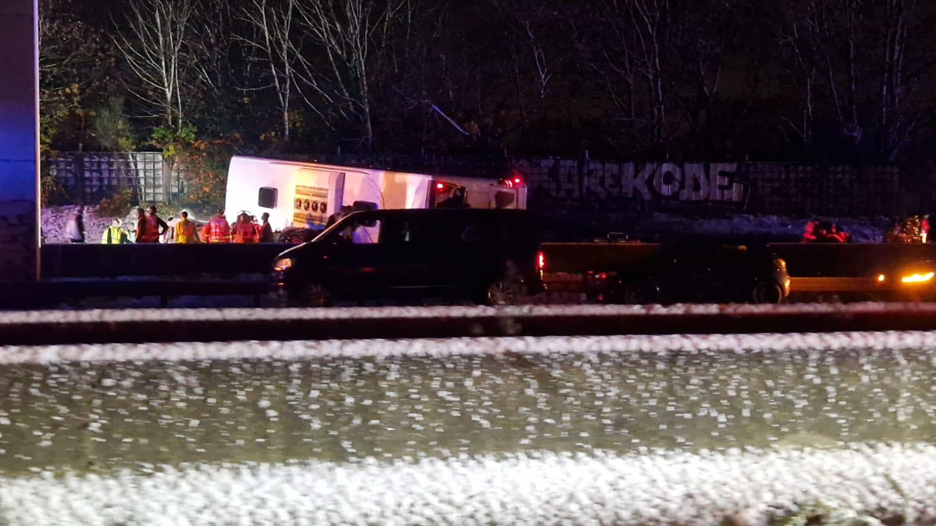 Neige et vent: 38 départements toujours en vigilance orange, 270.000 foyers privés d'électricité