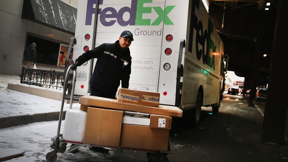 FedEx recrute pour faire face à la hausse des colis lors de fêtes de Noël