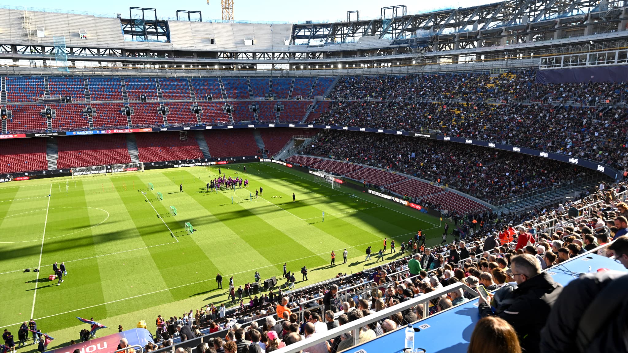 Des retrouvailles attendues: les images des joueurs du Barça de retour ...