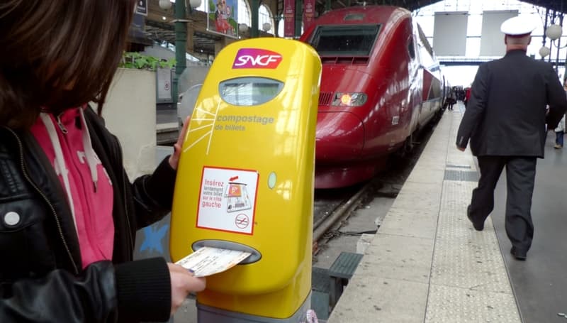 SNCF: les machines à composter les billets vont disparaître des gares