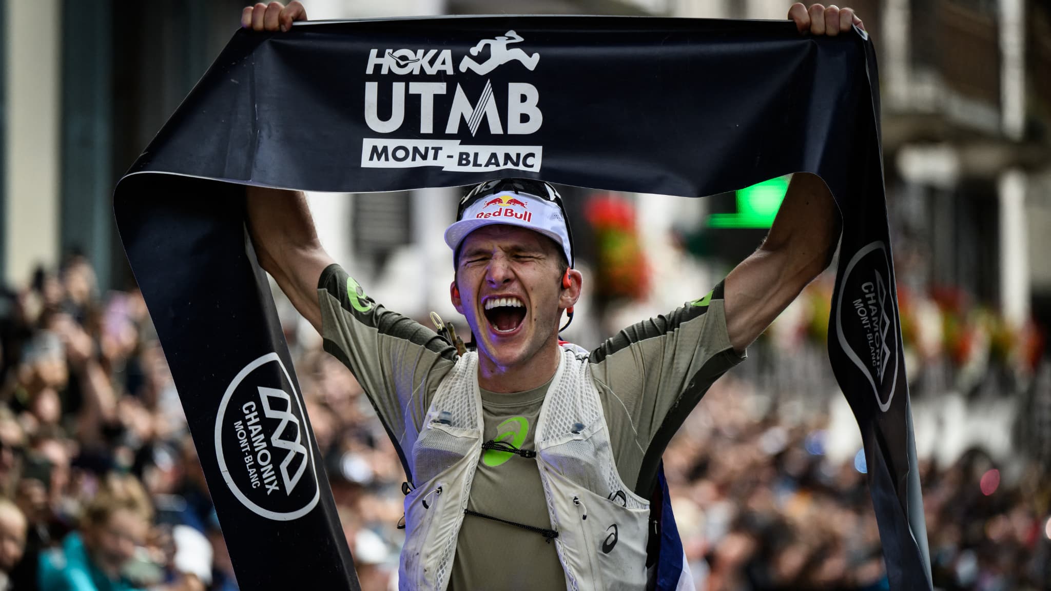 UTMB 2025: Tom Evans et Ruth Croft sacrés à Chamonix