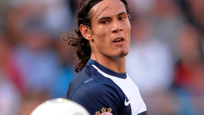 Elongation aux ischio-jambiers pour Cavani
