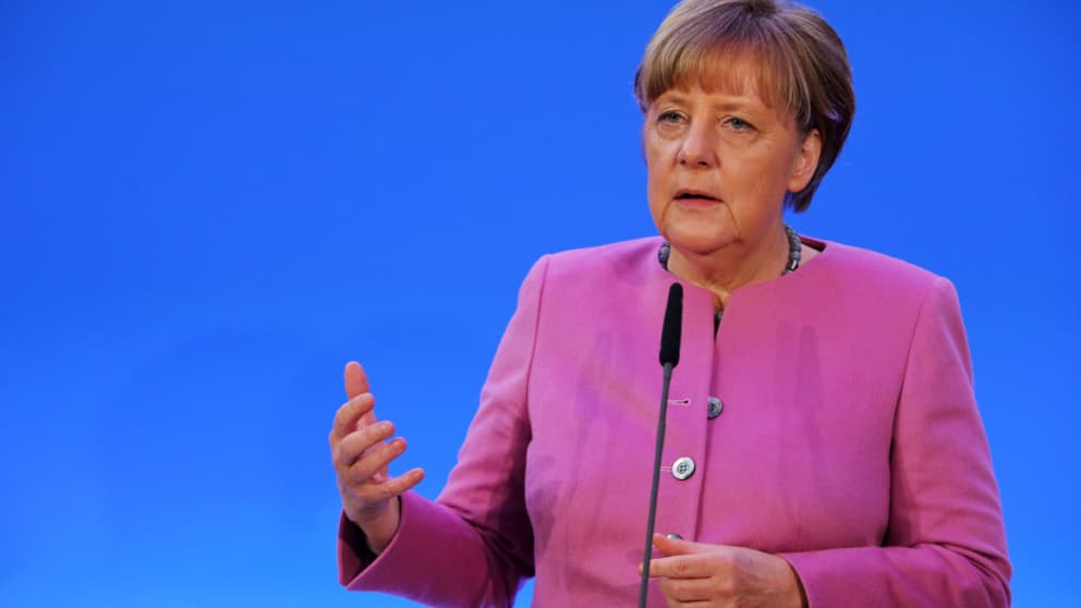 Merkel: fermer la route des Balkans "ne résout pas le problème"