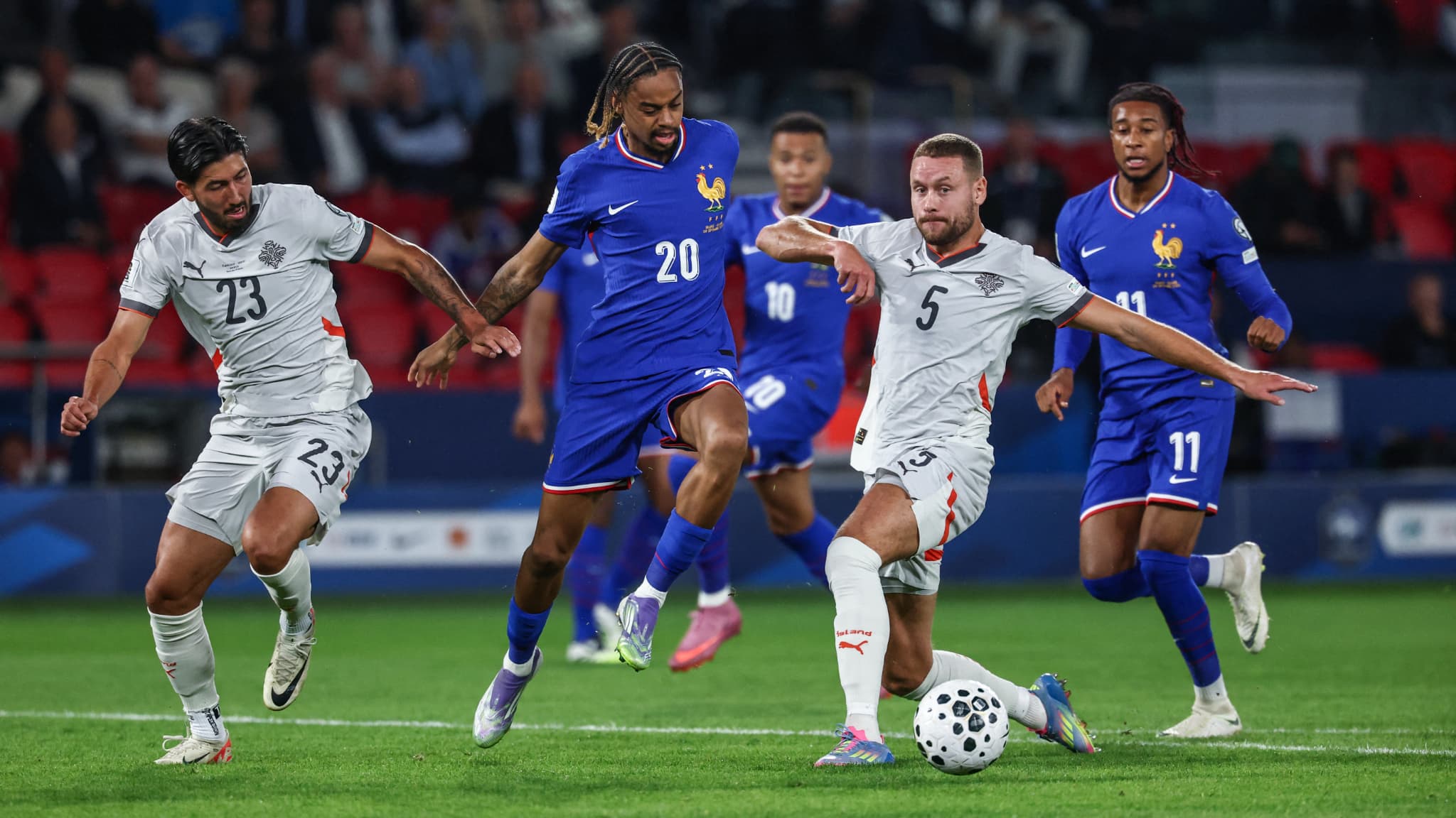 France-Islande: les Bleus s'imposent dans la douleur mais se ...