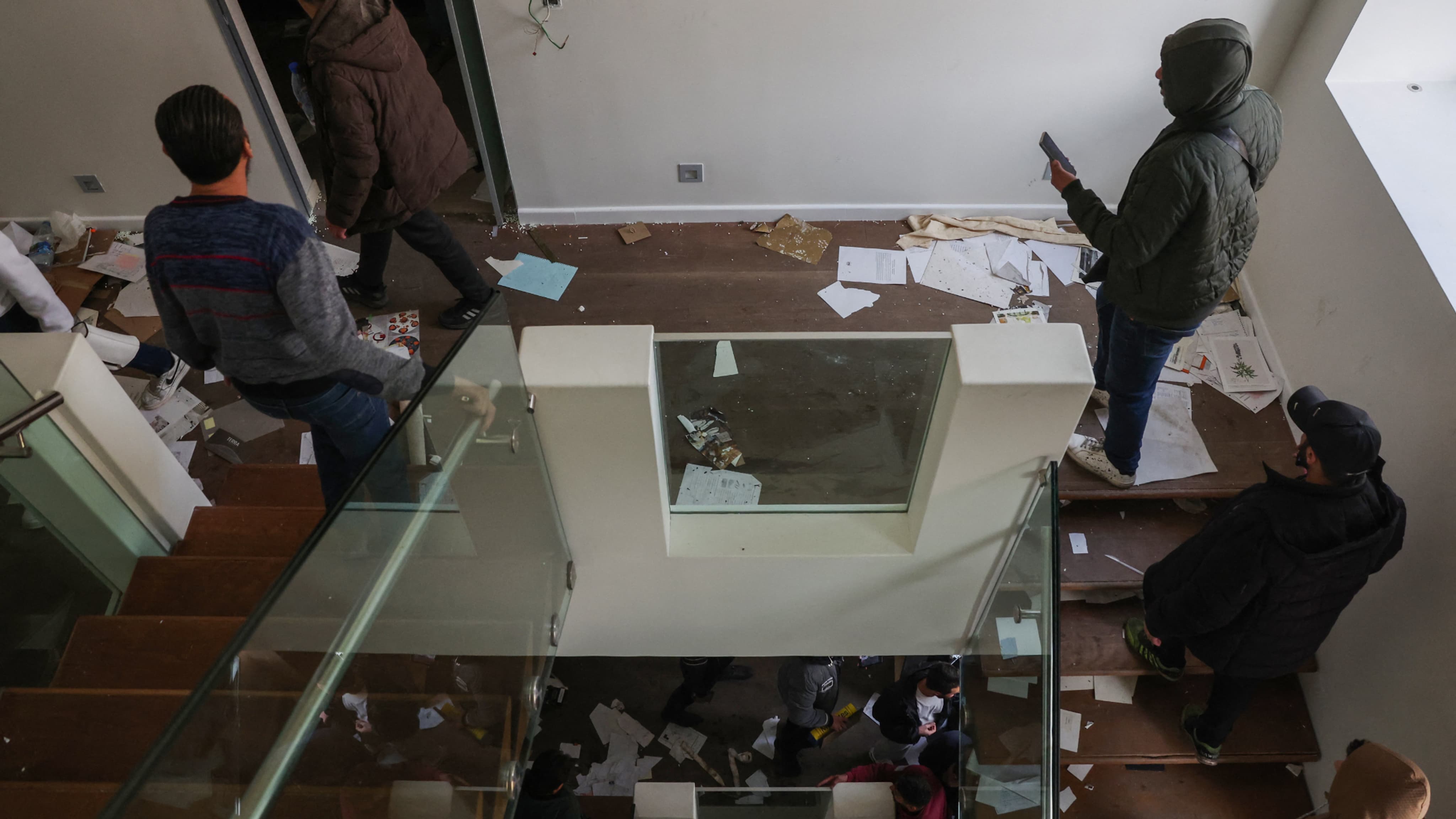 Syrie: les images du palais présidentiel de Bachar al-Assad pillé après ...