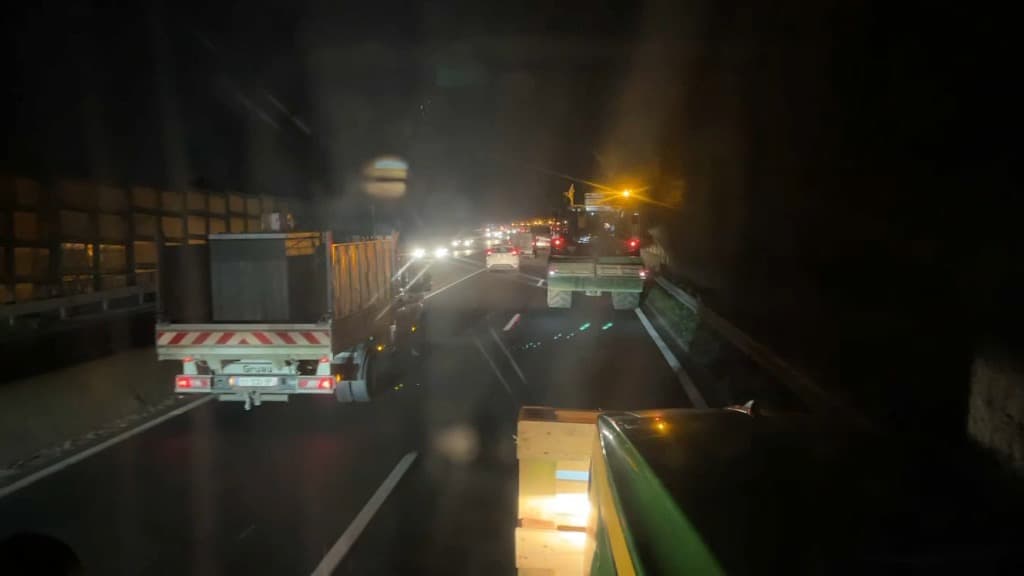 500 tracteurs à Paris: plus de 400 kilomètres de bouchon sur les routes ...