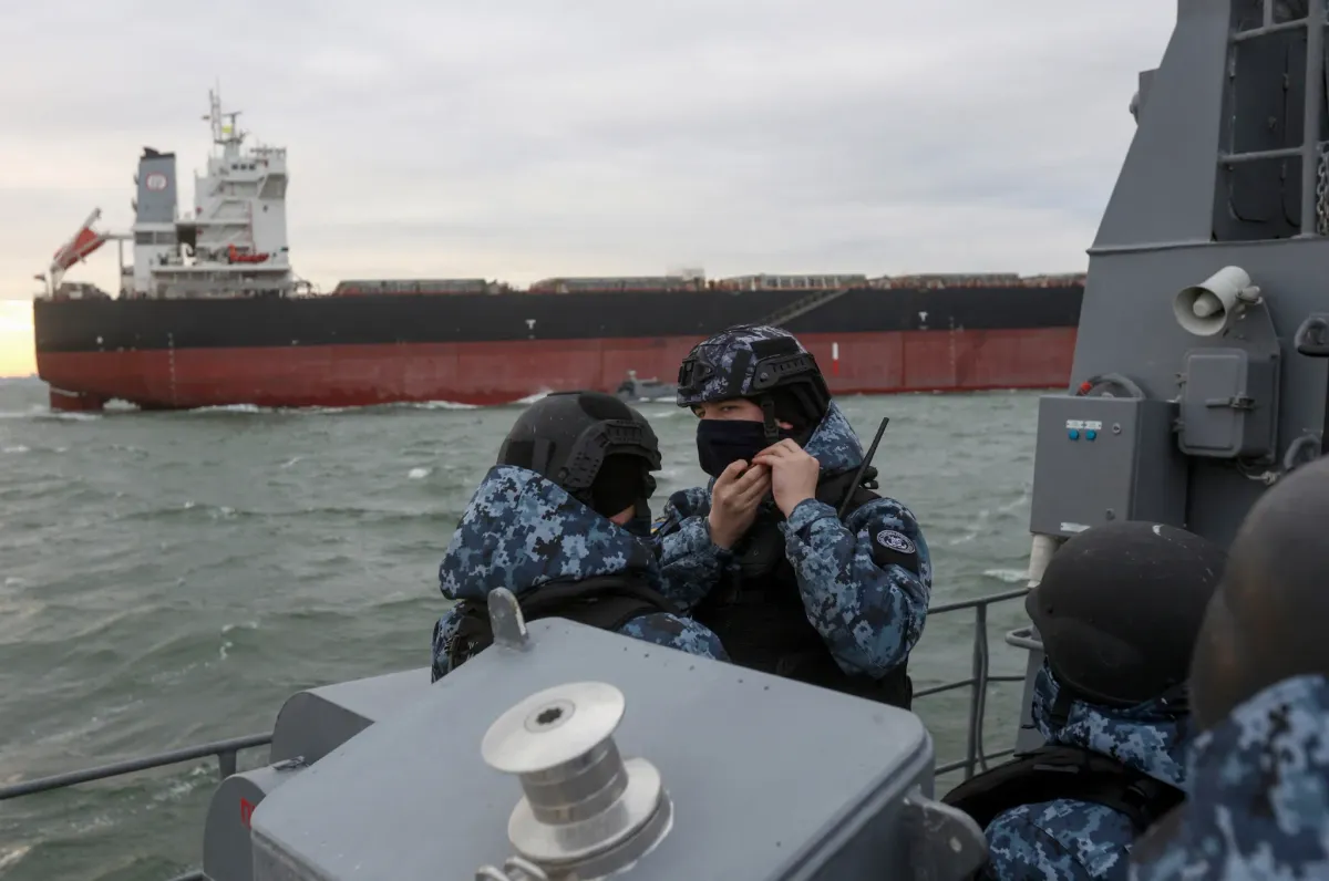 Un cargo chinois touché par un drone russe au large d'un port ukrainien ...