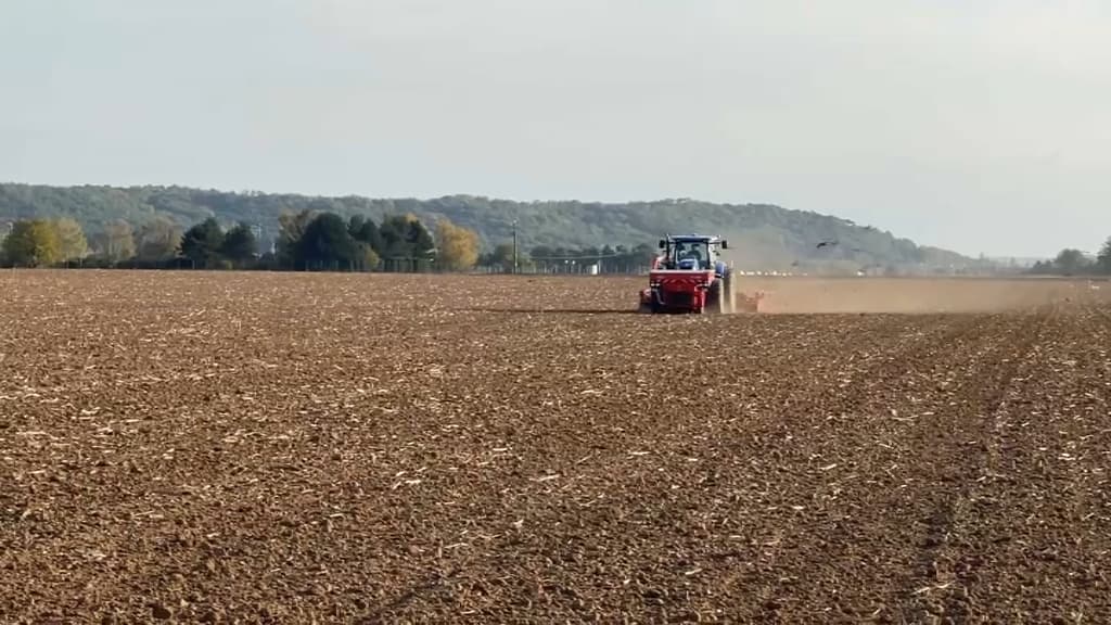 Carburant: en pleine récolte, la situation "urgente" des agriculteurs ...