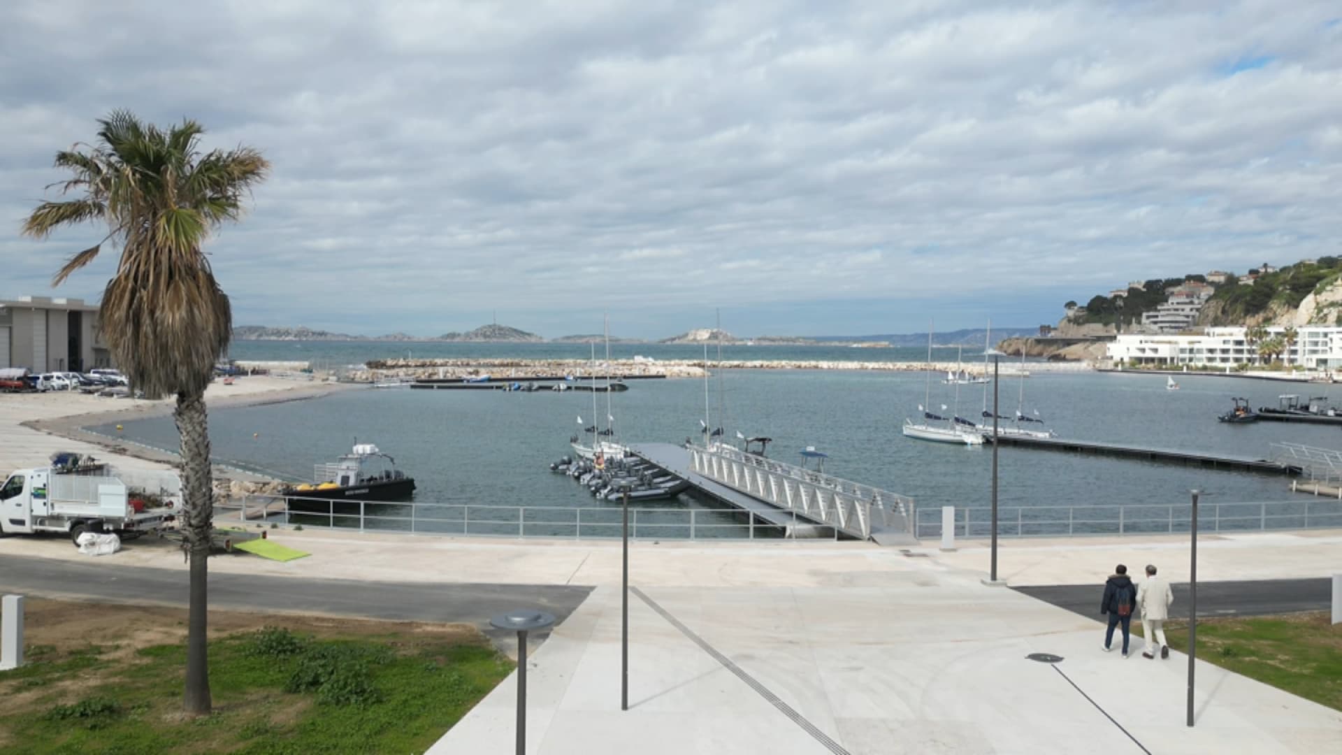 Bateau pour suivre les régates, activités: la Marina de Marseille s ...