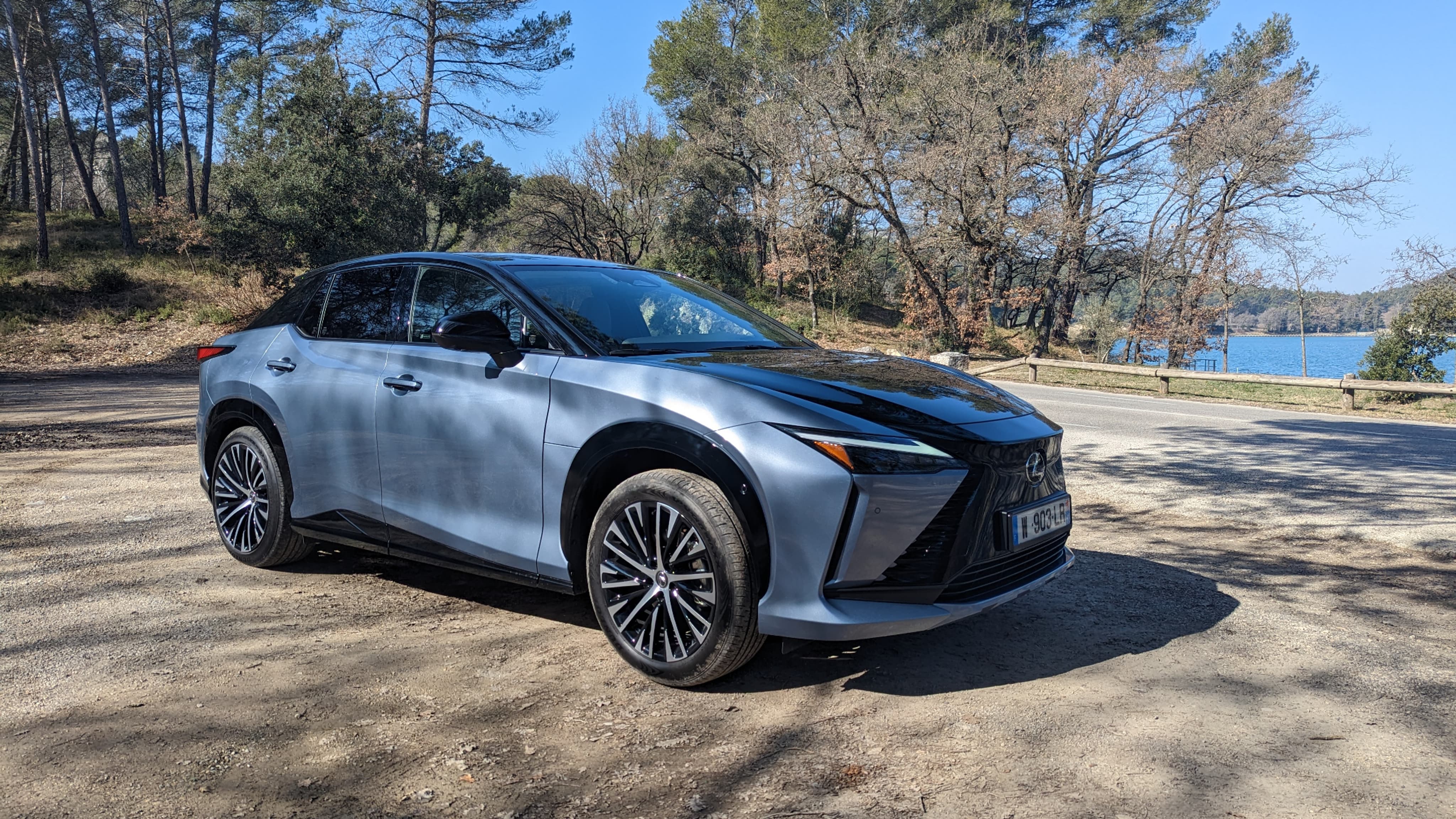 Essai - Lexus RZ, l'innovation dans le volant