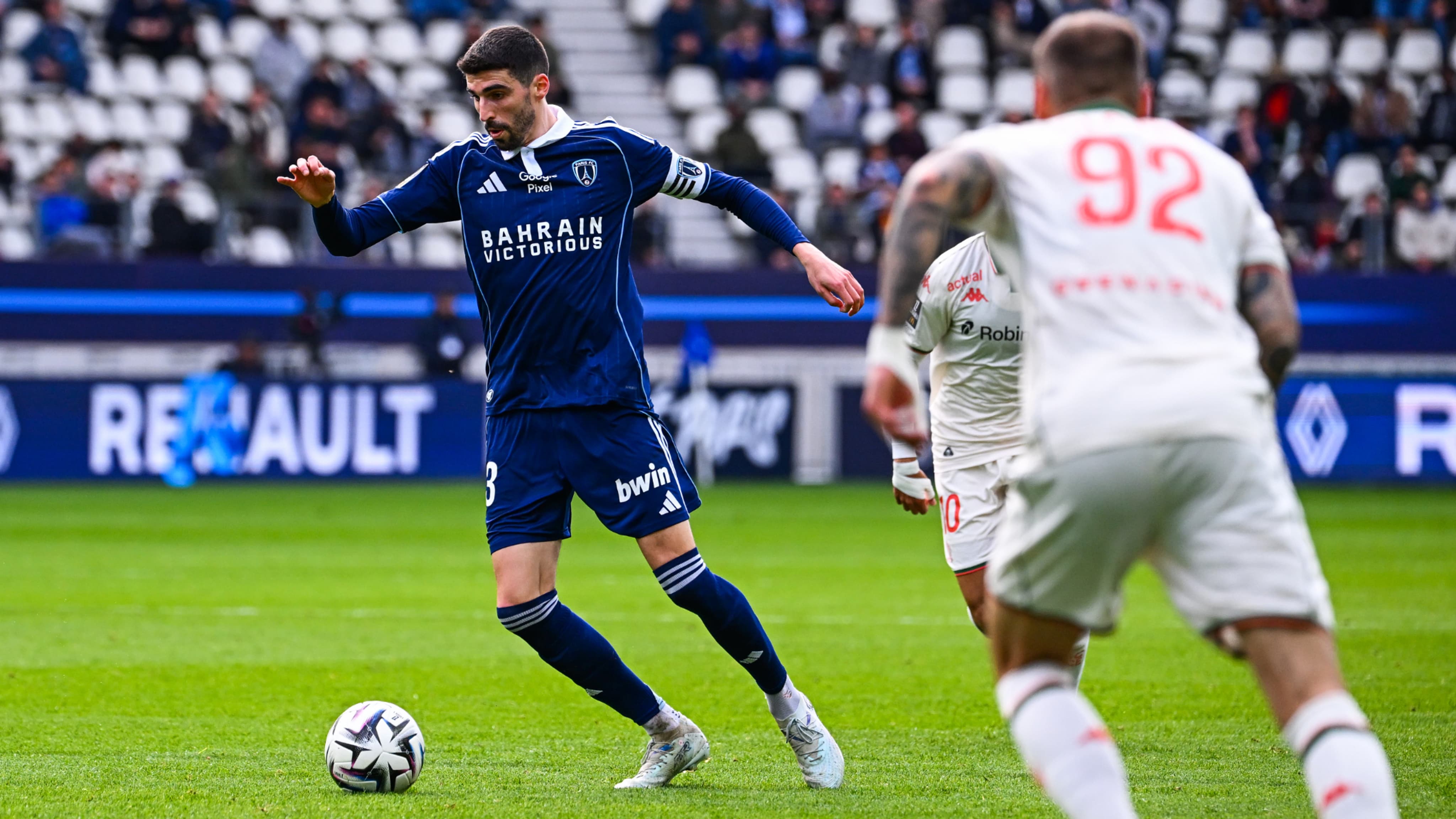 Première réussie pour Kombouaré: le Paris FC décroche un succès ...