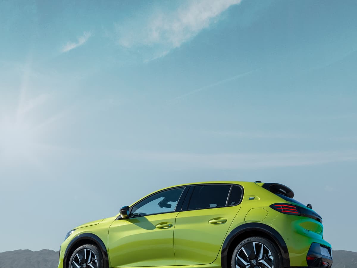 Peugeot dévoile sa nouvelle 208, avec une motorisation hybride en plus ...