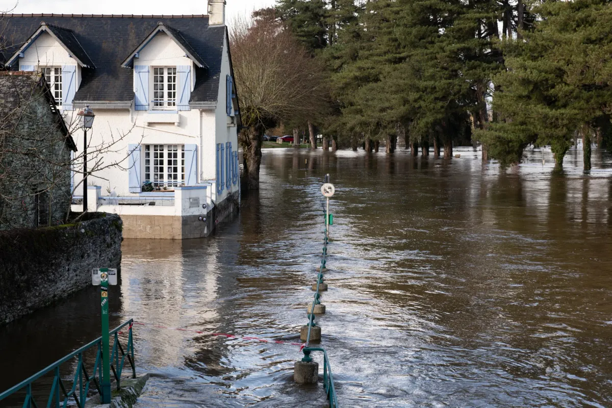 Dépression Ingrid: trois départements maintenus en vigilance orange ...