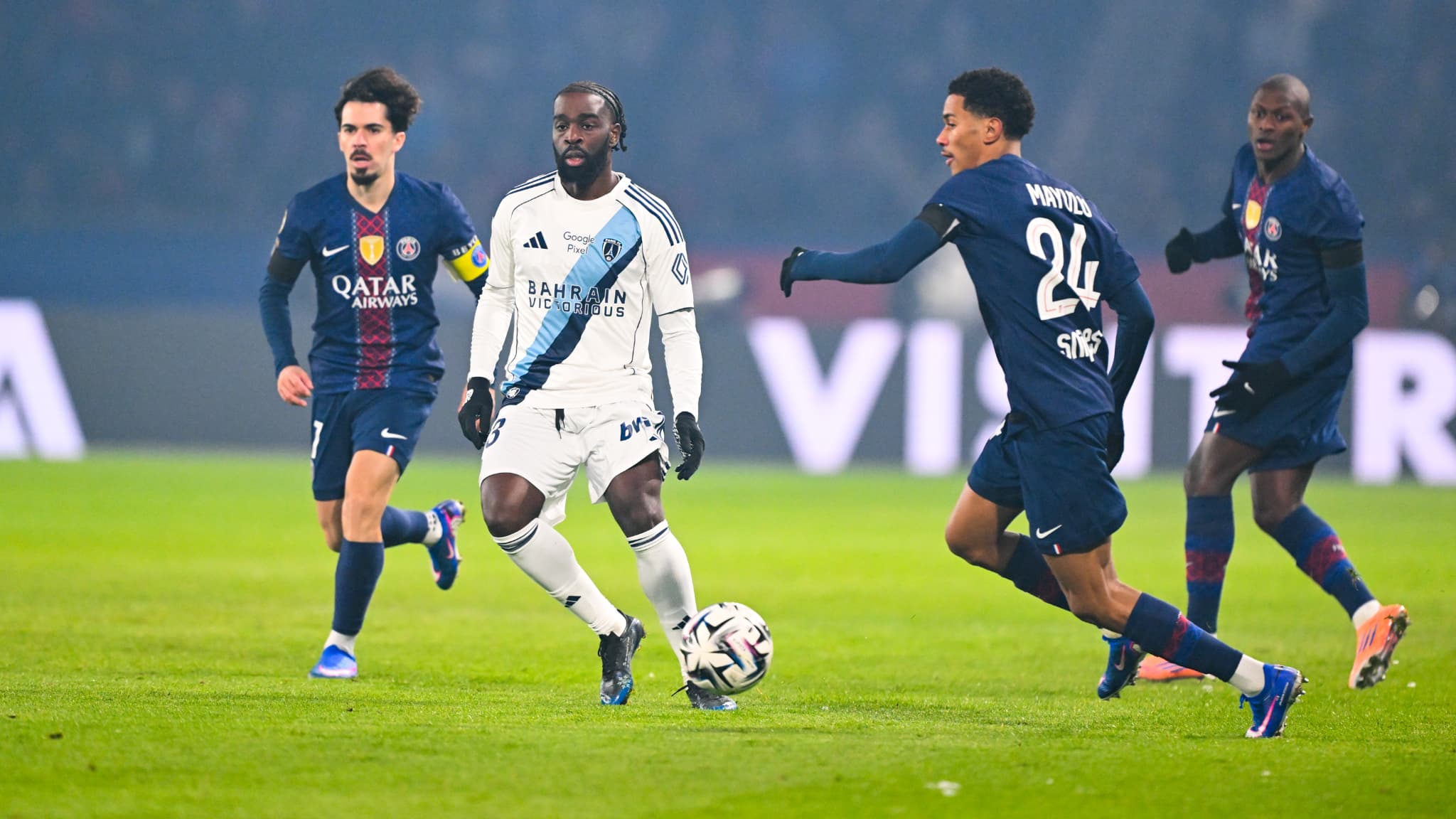 PSG-Paris FC: c'est quoi ce badge doré sur le maillot des joueurs du PSG?