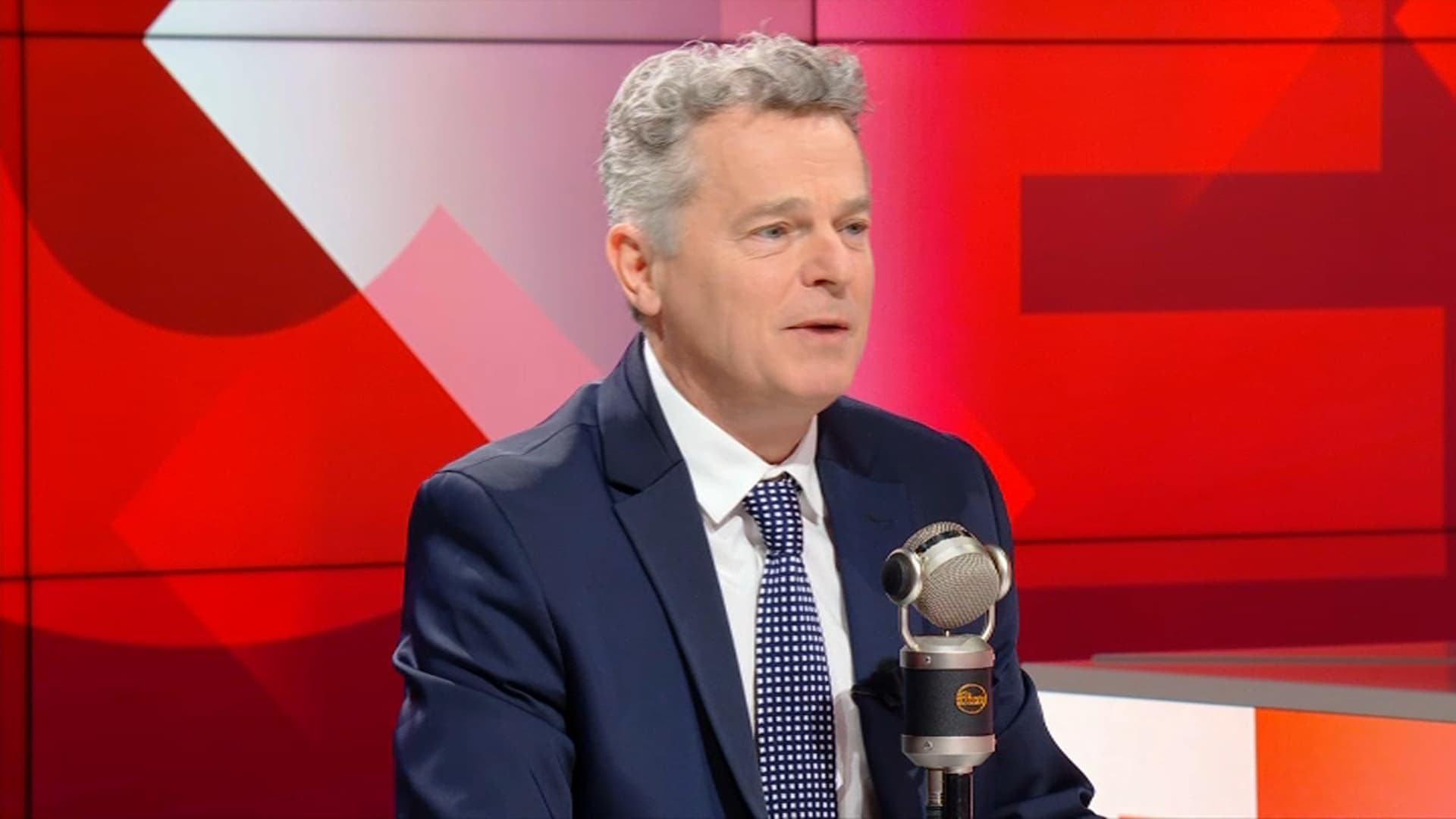 "Il ne veut pas me parler": Fabien Roussel tacle Jean-Luc Mélenchon et ...