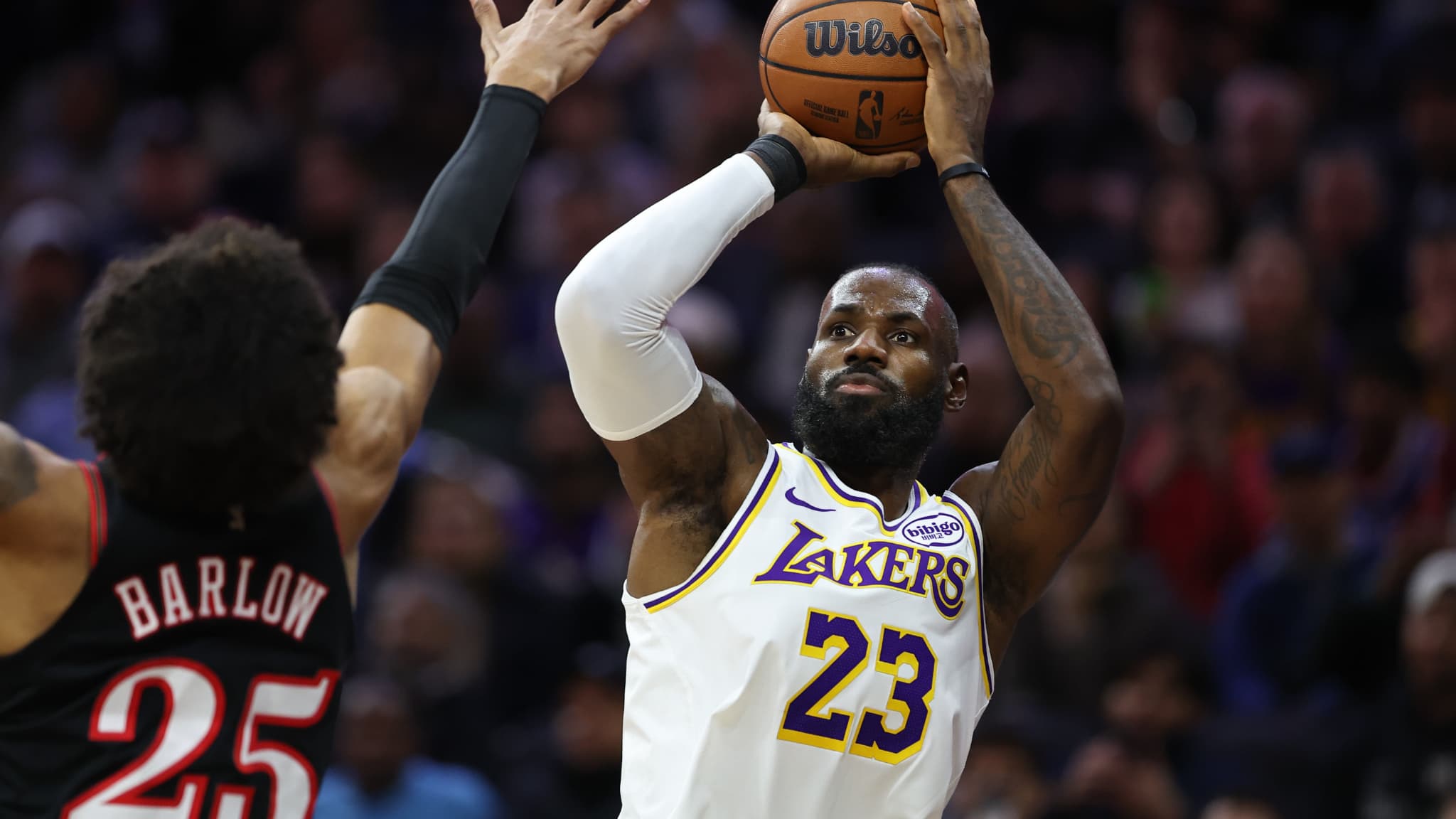 NBA: immortel LeBron James qui offre la victoire aux Lakers après une ...