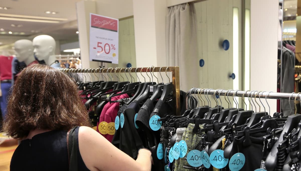 "A bientôt Pékin": les Galeries Lafayette ferment leur seul magasin à ...