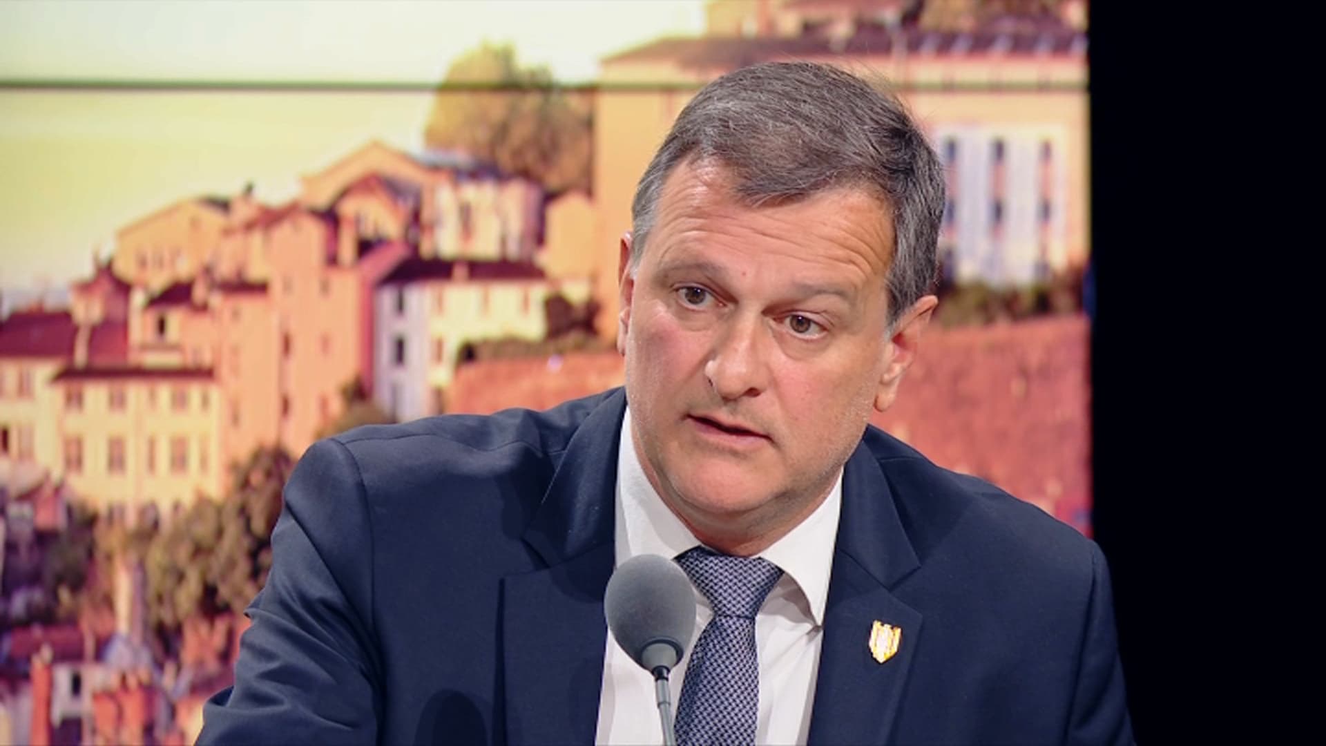 Législatives 2024: Louis Aliot (RN) ouvre la porte aux LR et tacle Eric ...