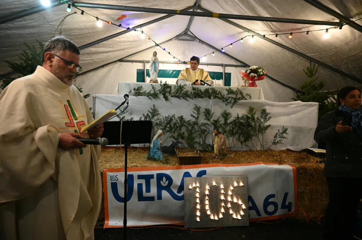 On préférerait être avec nos familles": toujours mobilisés, des ...