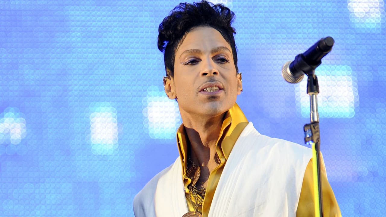 Prince a été incinéré lors d'une cérémonie privée, un hommage public en ...