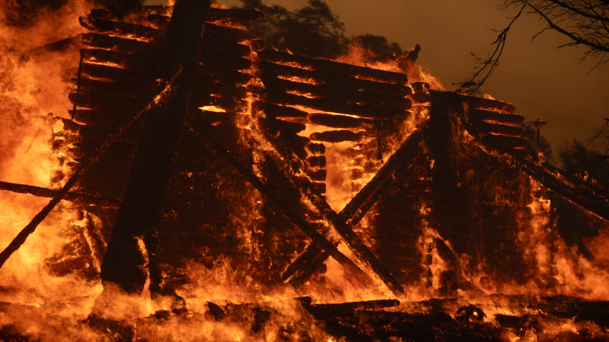 Grèce: de multiples incendies de forêt frappent le pays, ordre d ...