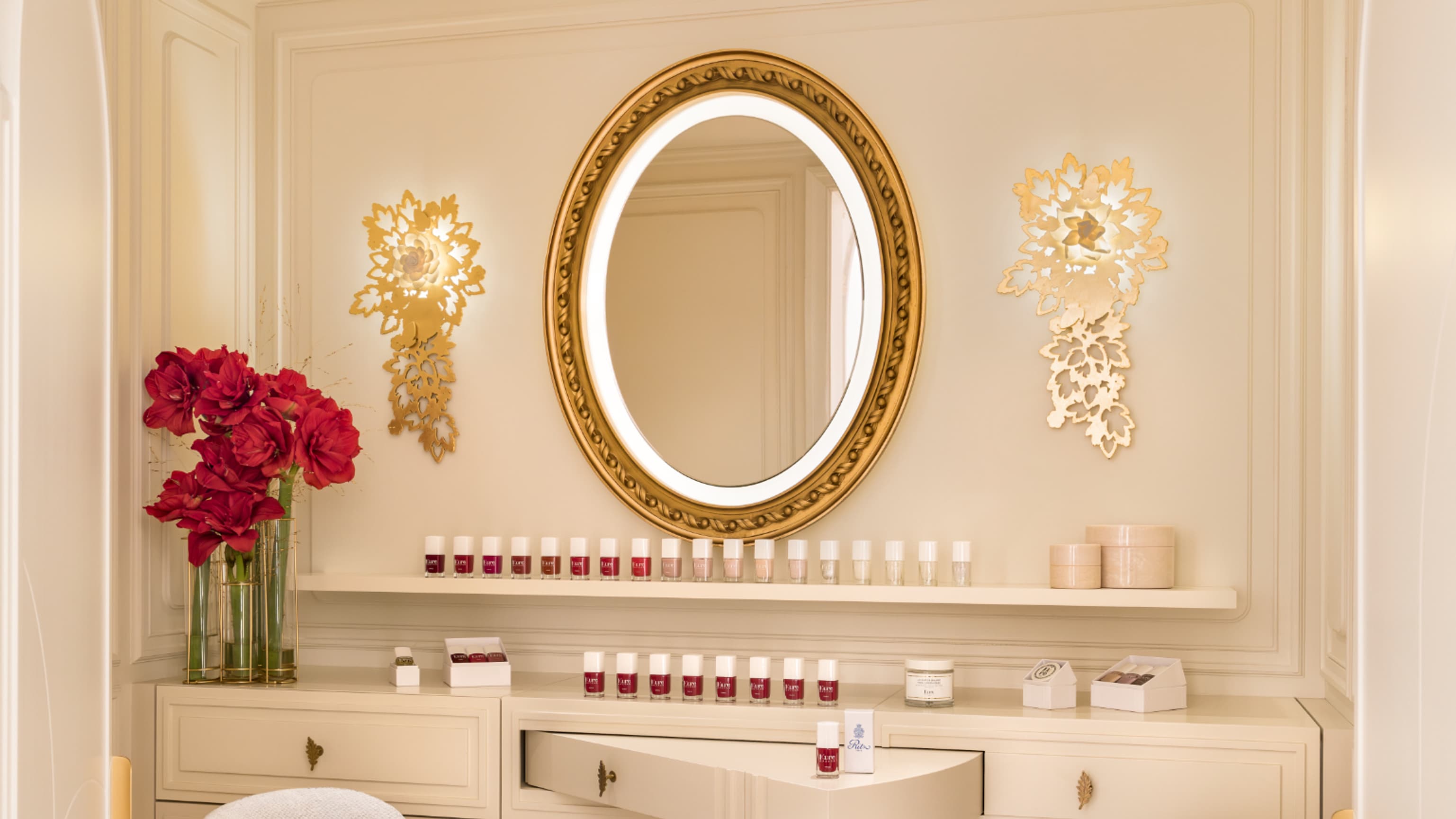 Le Ritz Paris dévoile son nouveau Nail Bar et son vernis à ongles exclusif