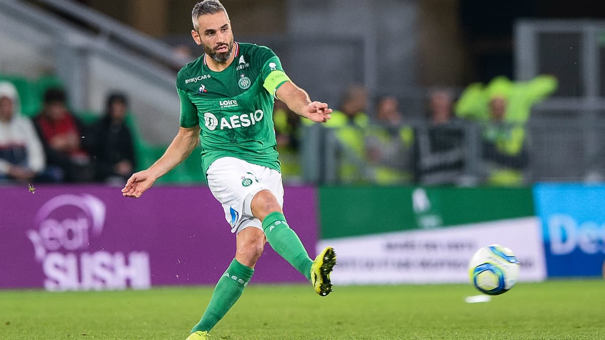 Saint-Etienne: Perrin réfléchit à repousser sa retraite