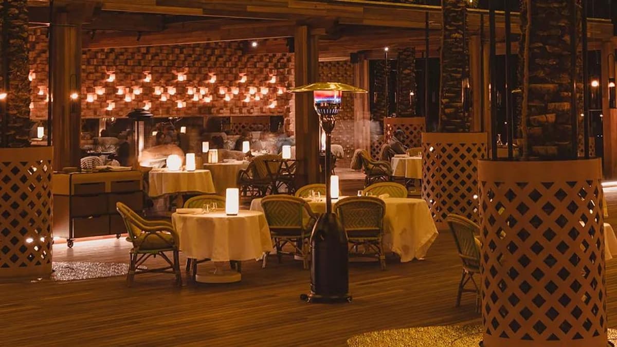 Le chef Alain Ducasse dévoile son nouveau restaurant éphémère en Arabie ...