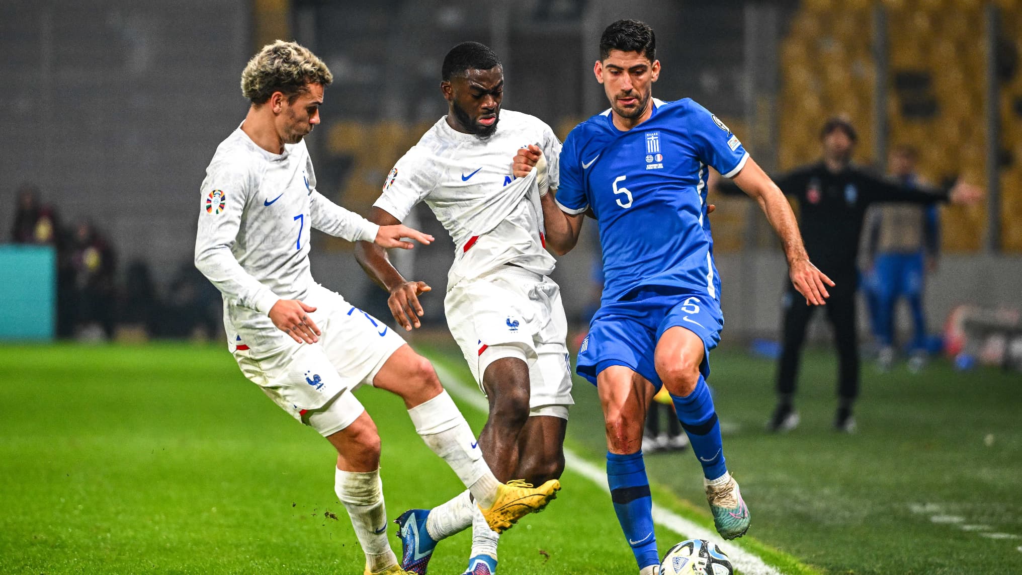 Grèce-France: accrochés à Athènes, les Bleus terminent leur campagne ...