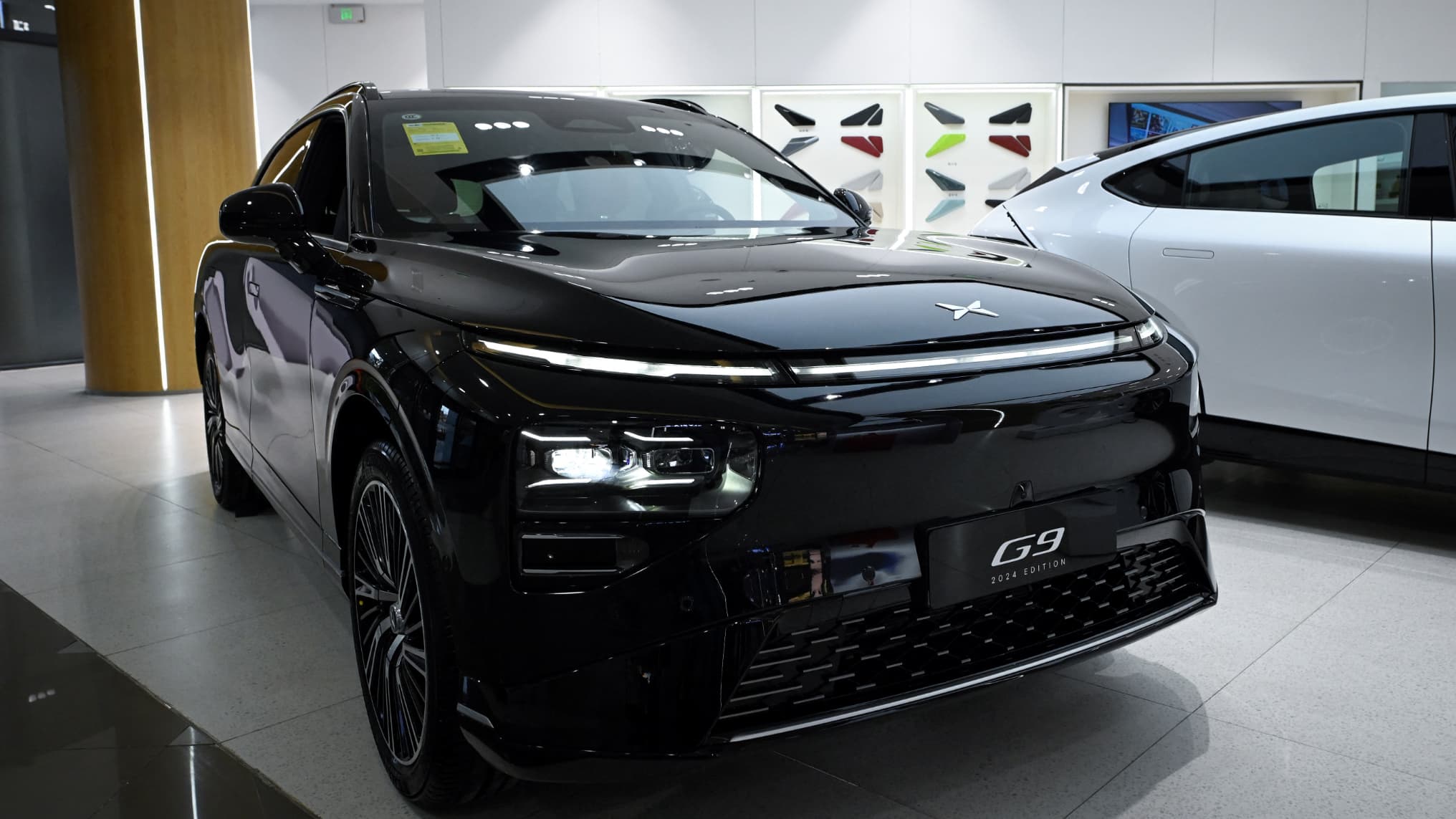 "Un positionnement résolument haut de gamme": le "Tesla chinois" Xpeng ...