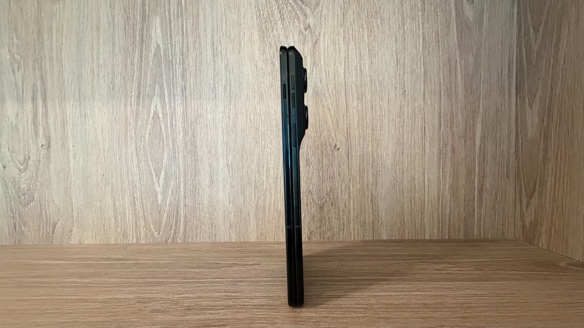 Test du Motorola Razr Fold: ce smartphone design et pliant a tout pour ...