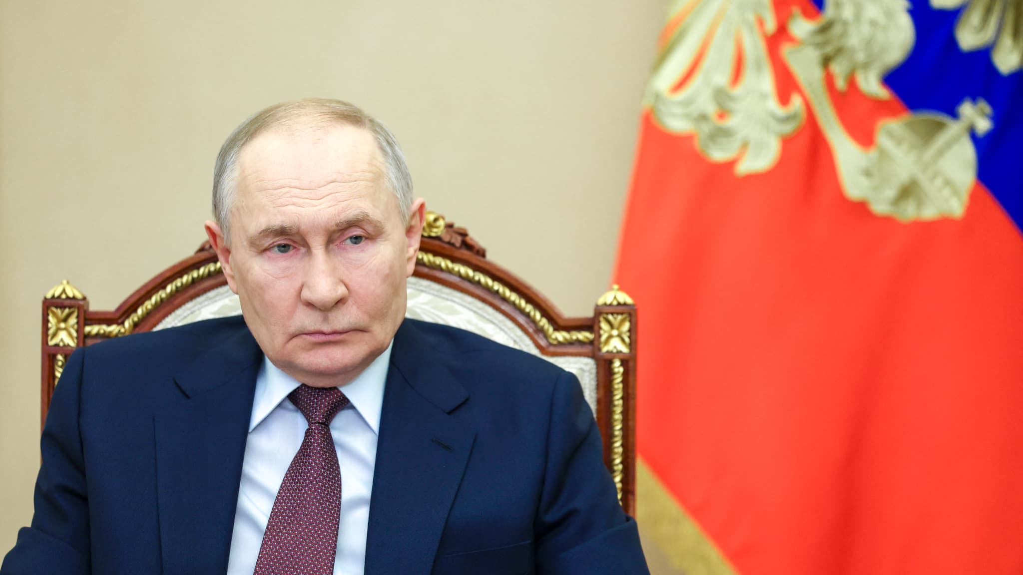 Après une rencontre jugée "utile" entre Vladimir Poutine et Steve ...