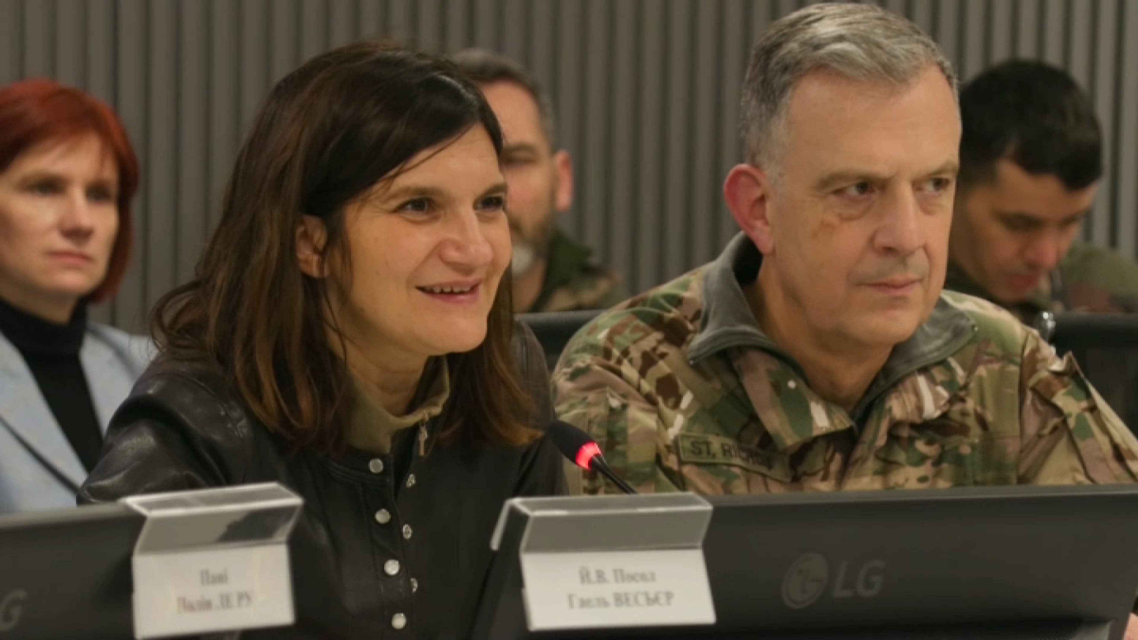 "La guerre a changé de nature": la ministre déléguée aux armées en ...