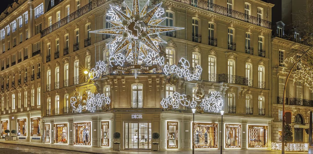 Dior, Chanel, Louis Vuitton... Les plus belles vitrines de Noël en images