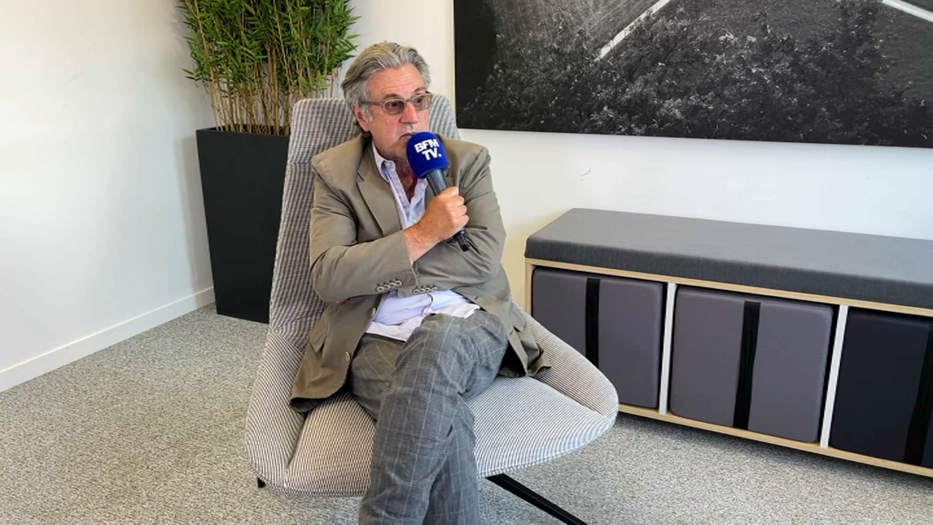 Daniel Auteuil se lance dans la chanson: "Je reviens à mes premières ...