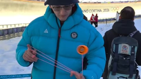 Curling JO: ce curleur américain au bandeau rouge qui éblouit les Jeux ...