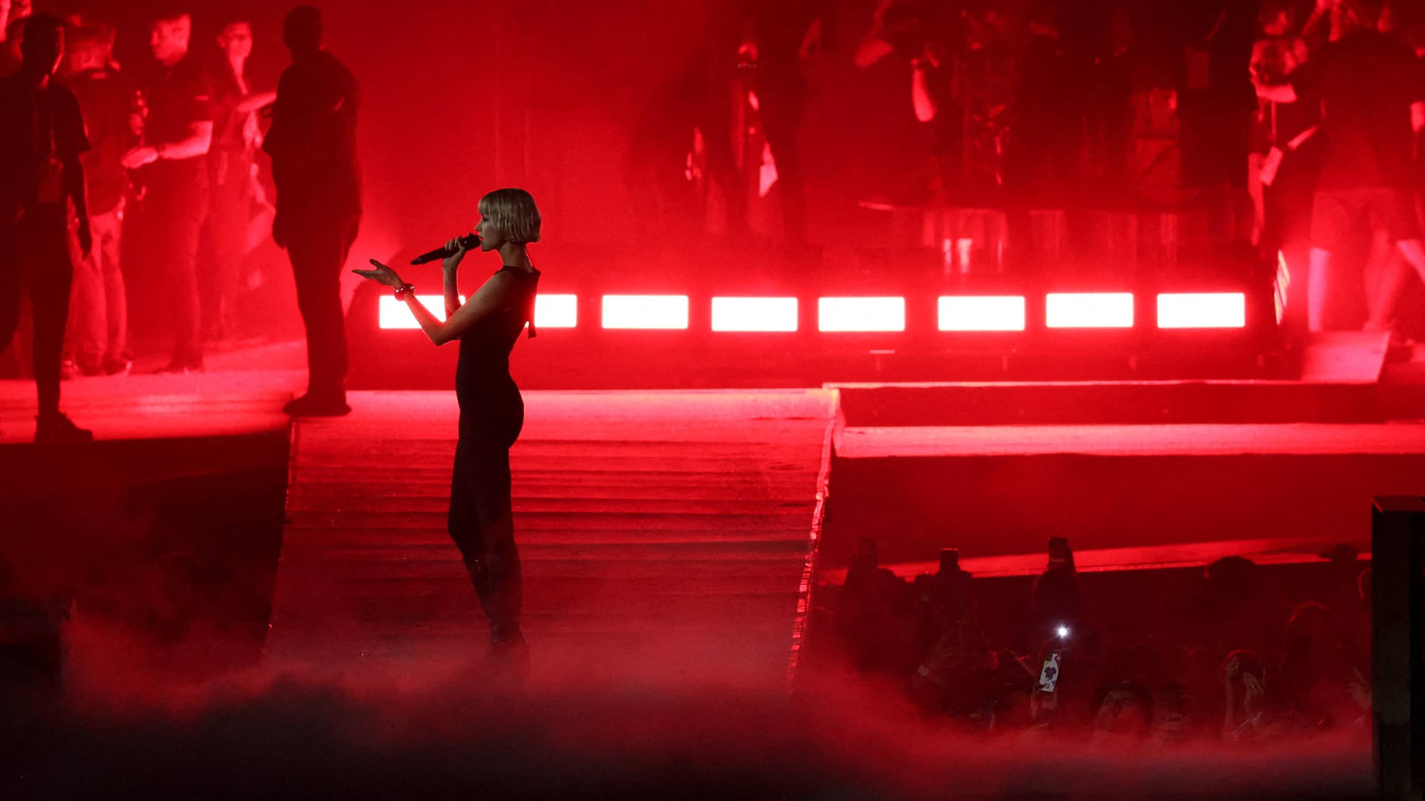 "Nightcall": la version JO 2024 d'Angèle, Kavinsky et Phoenix enfin ...