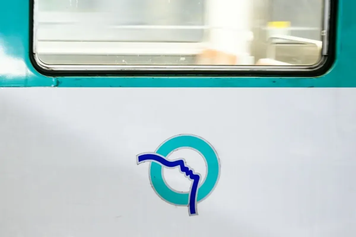 "Un coup de poignard très très fort": une victime de l'attaque au ...