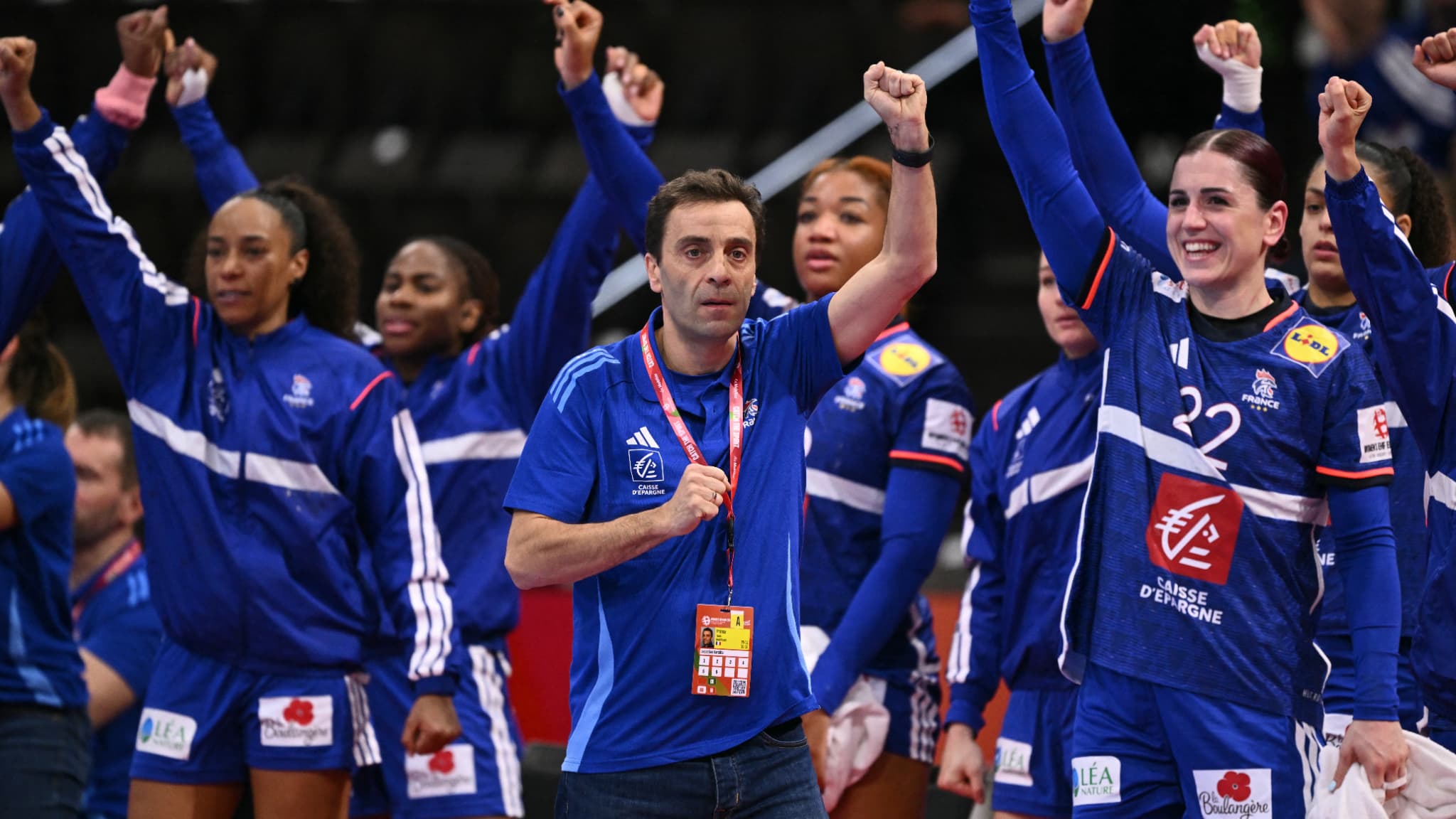 Handball (Euro féminin): les Bleues surclassent la Pologne pour leur ...