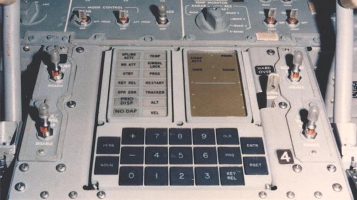 Comment l’ordinateur d’Apollo 11 a préparé l’arrivée de nos smartphones