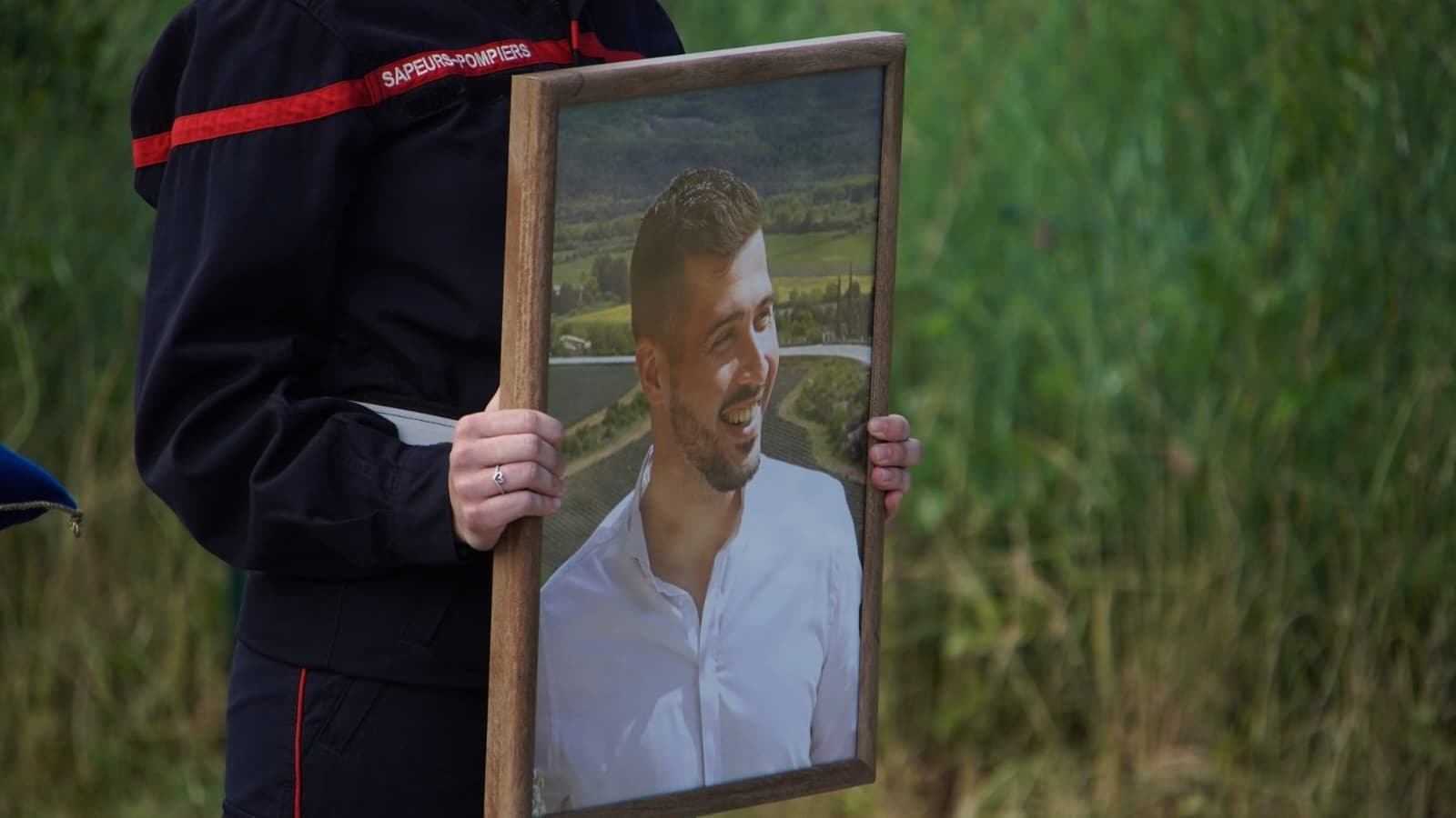 Digne-les-Bains: un hommage républicain rendu au lieutenant Guillaume ...