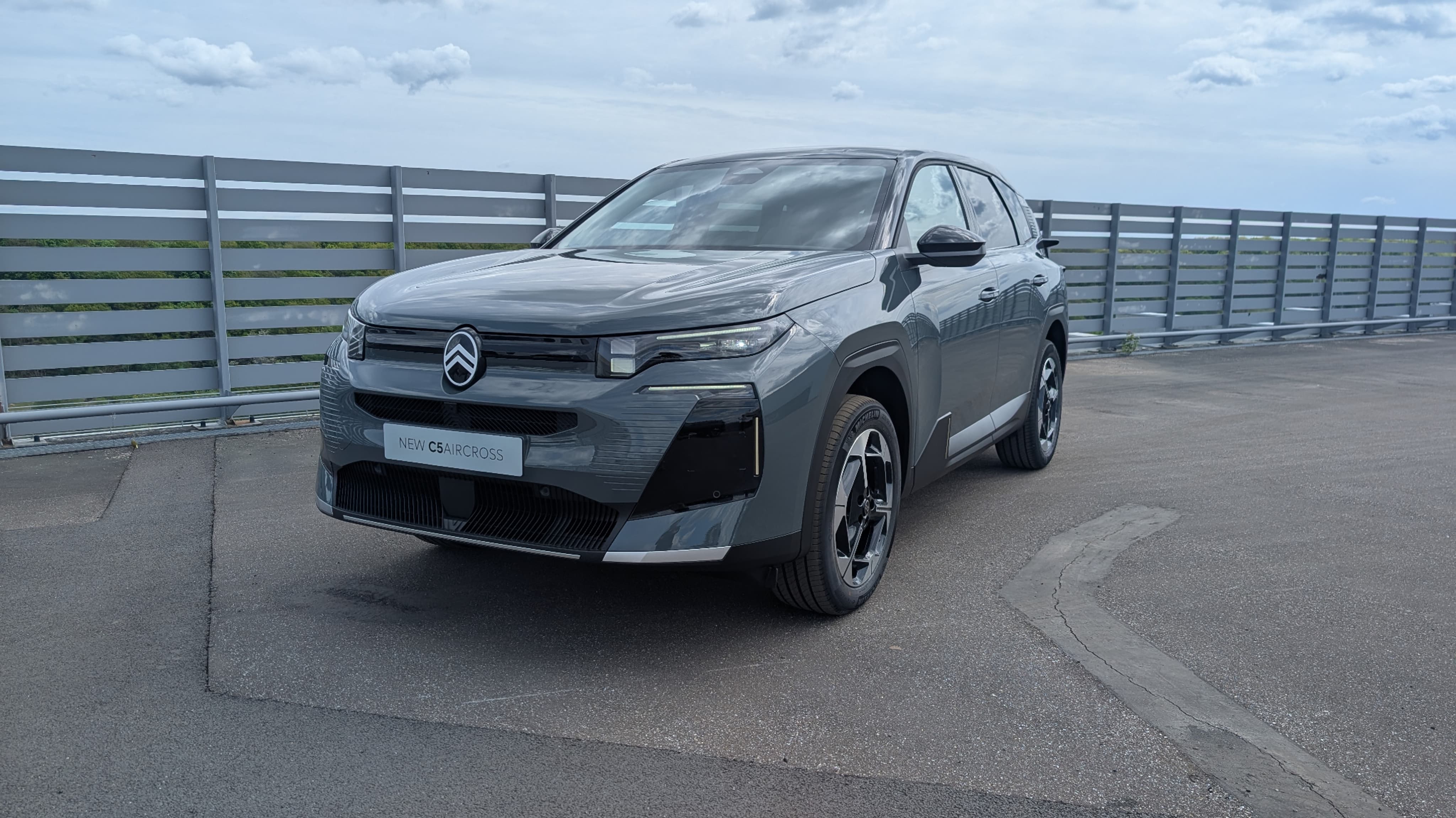 Nouveau design, hybride ou électrique: Citroën dévoile son nouveau C5 ...