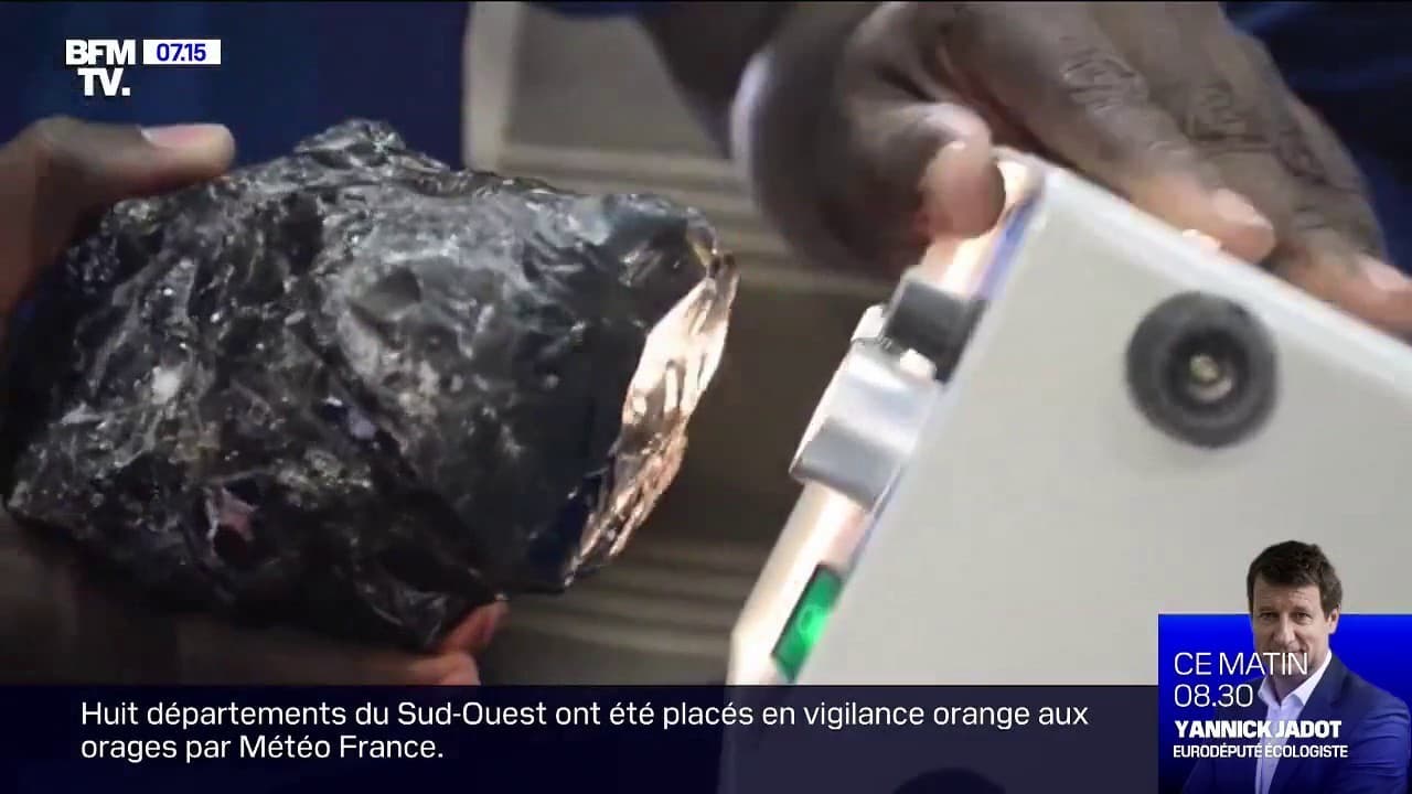 Un mineur tanzanien devient millionnaire après avoir trouvé les deux plus grosses pierres ...