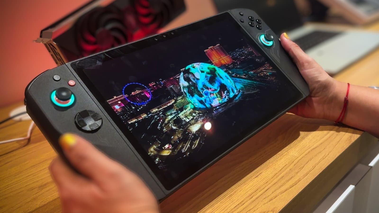 Acer Nitro Blaze 11: on a pris en main la (grosse) console PC portable ...