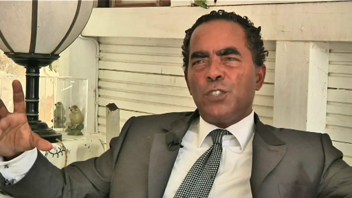 DOCUMENT BFMTV. À l'ouverture du procès pour viol d'Alex Ursulet, ex ...