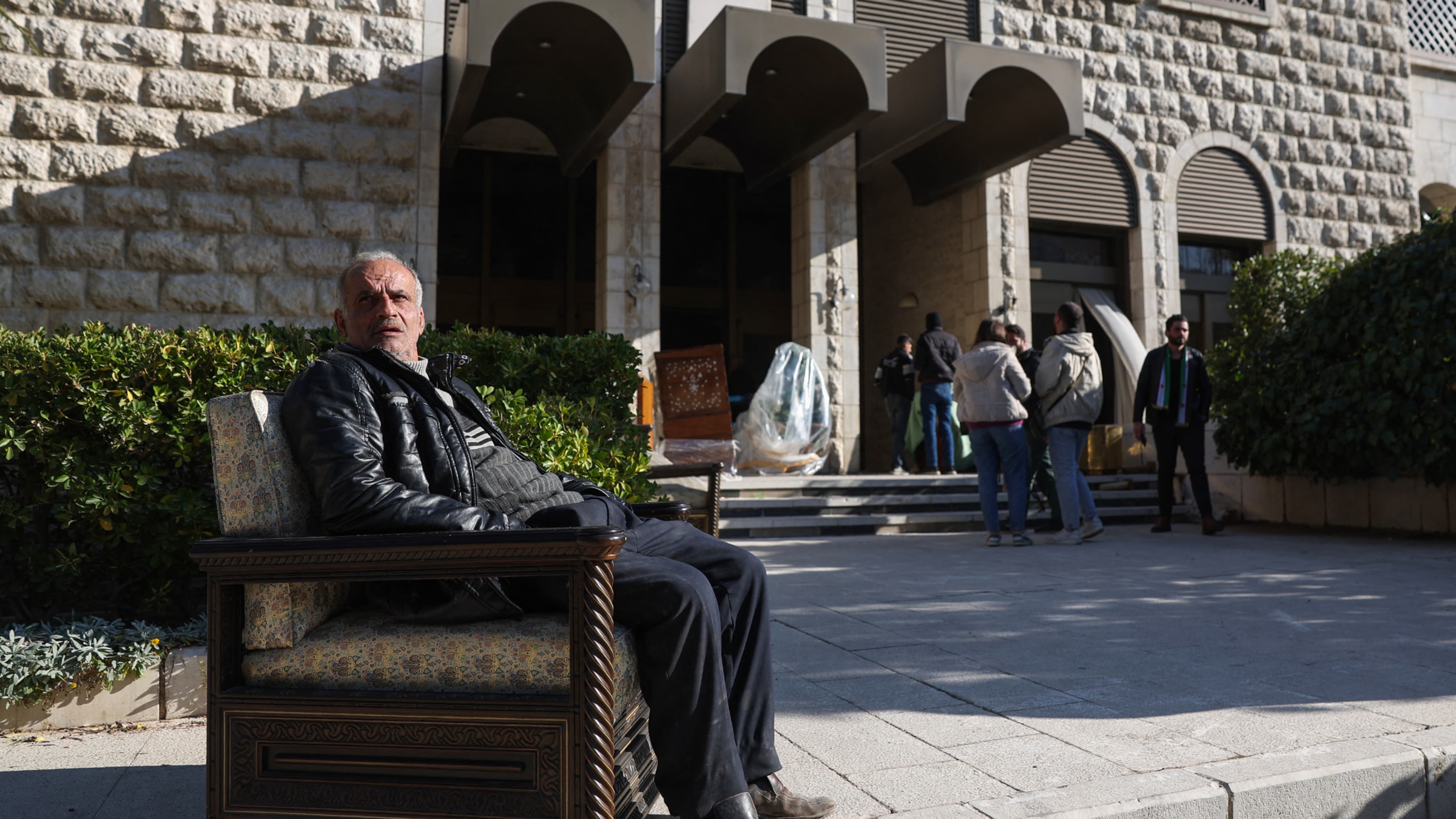 Syrie: les images du palais présidentiel de Bachar al-Assad pillé après ...