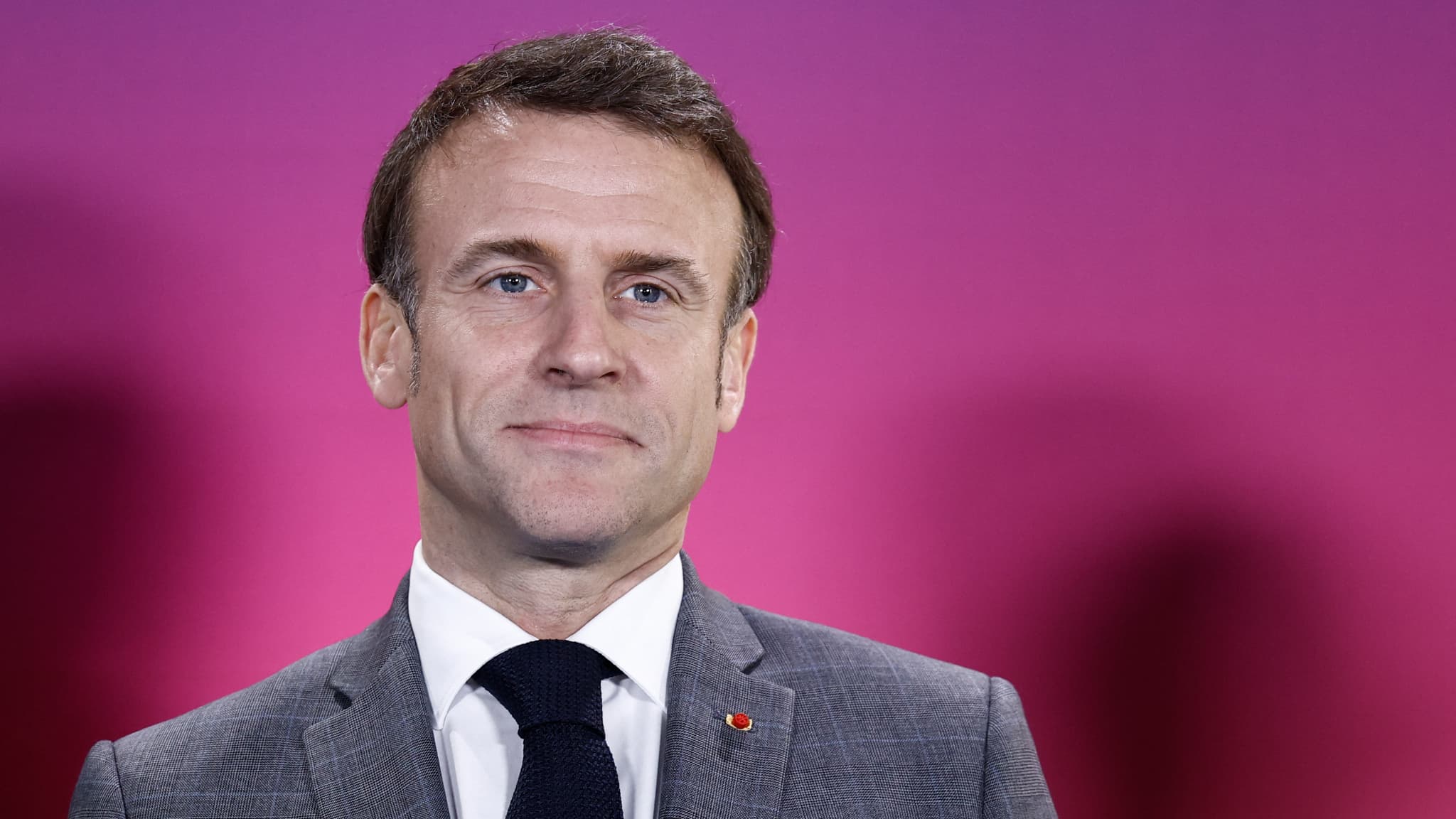 Photos d'Emmanuel Macron en train de boxer: un message sportif, de ...