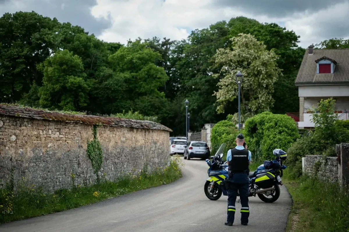 "On n'a rien pu faire": le choc à Pommard après la mort de trois ouvriers écrasés sous un mur ...