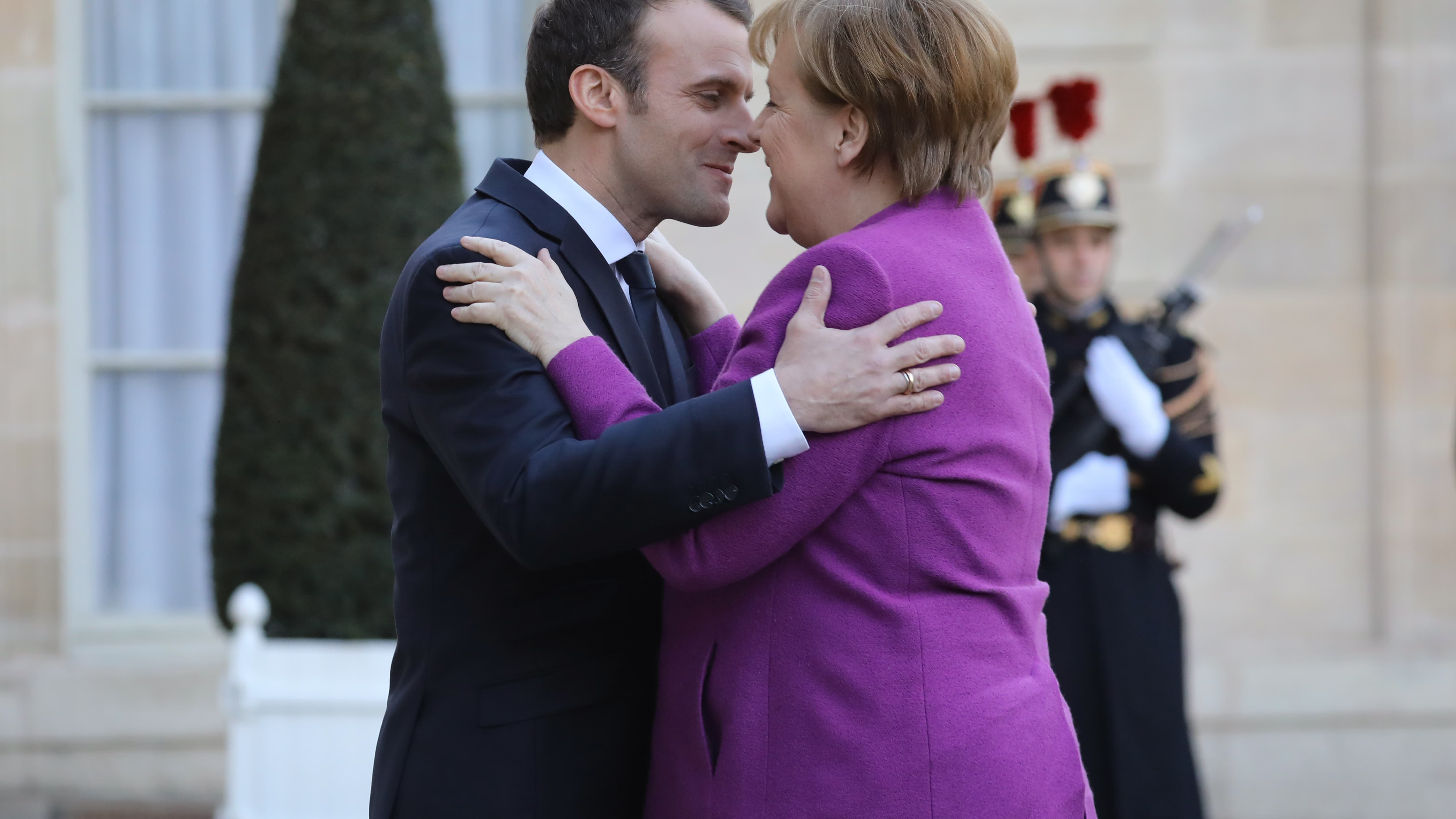 Merkel et Macron préparent une feuille de route pour réformer l'Union ...