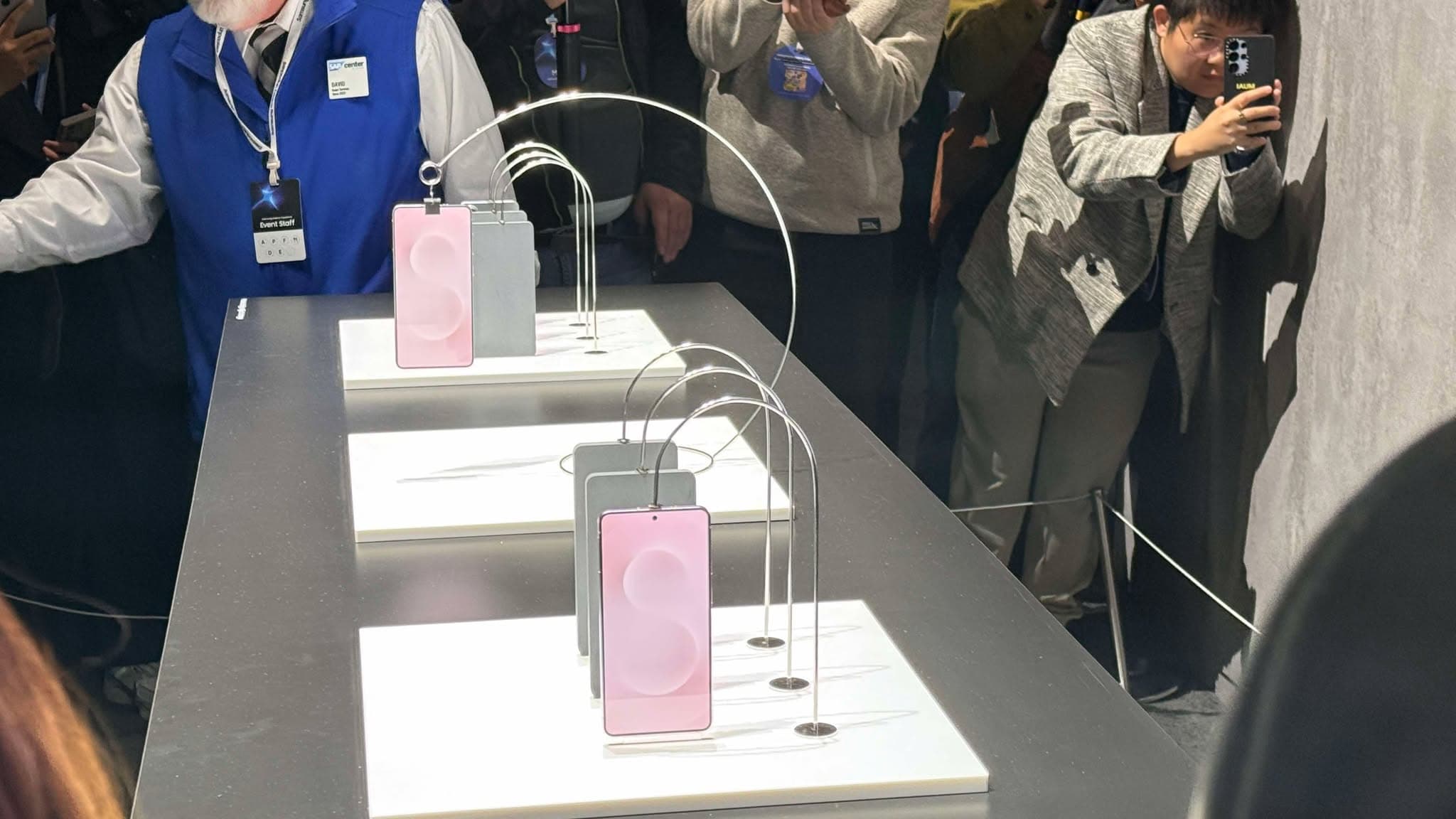 Samsung annonce un Galaxy S25 "Edge" ultra-fin